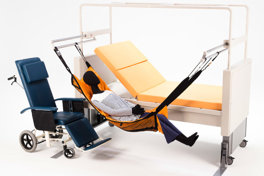 車椅子移乗と入浴ができる介護ベッド「夢神楽コンパクト」 | EXPONAVI